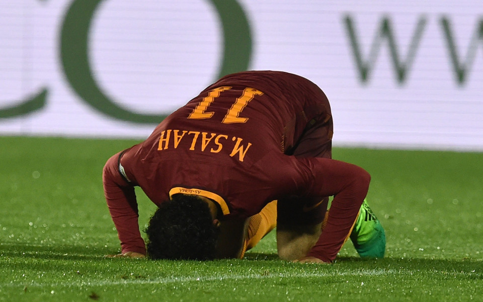 Рома контрира Ливърпул, сложи тлъста цена на Салах - Футбол свят ...