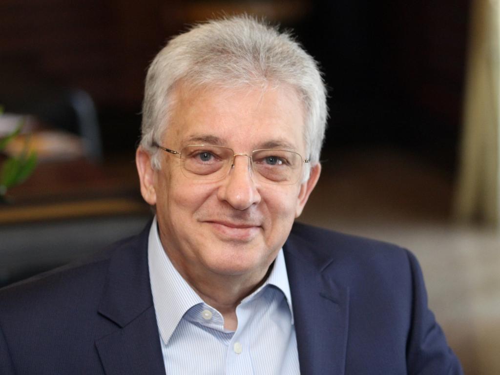 "Гардиън": Съпругът на Ирина Бокова е част от схема за изпиране на 2,9 ...
