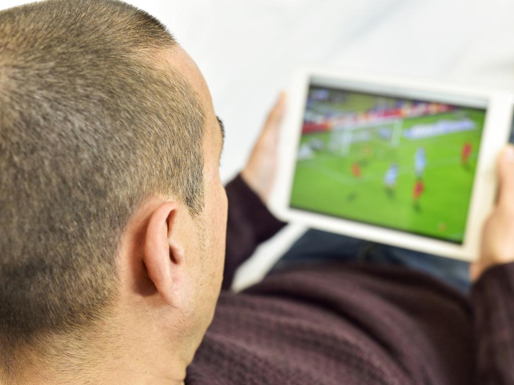 Единственото активно клубно футболно първенство в Европа в каналите на ...