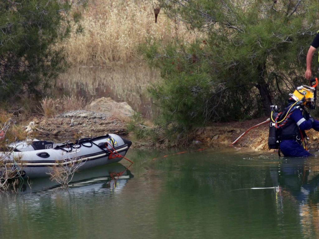 Намериха куфар с човешки останки в Кипър - Свят - Vesti.bg
