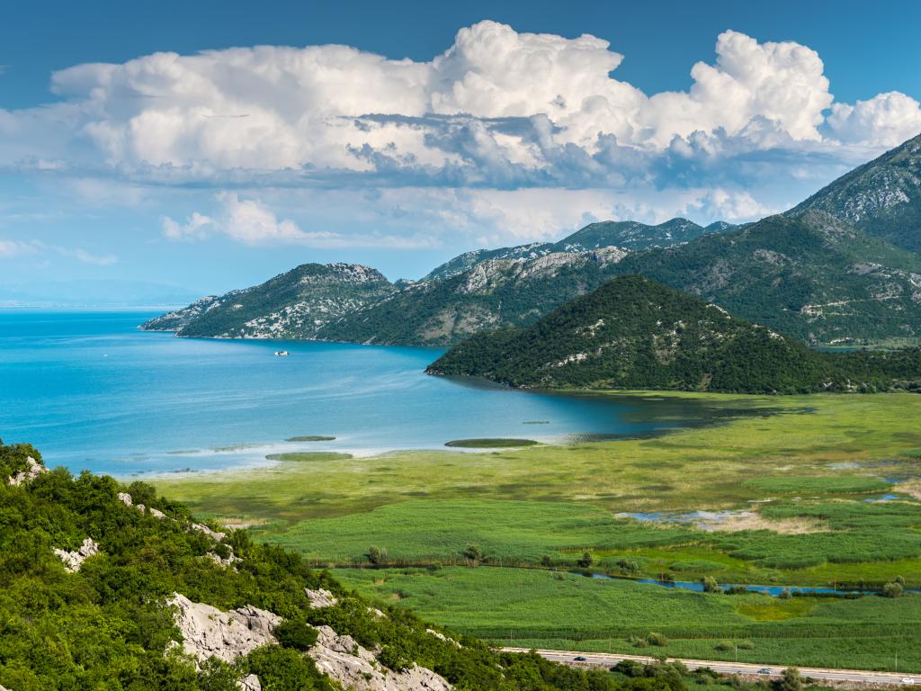 Най-голямото езеро на Балканите е застрашено - Свят - Vesti.bg