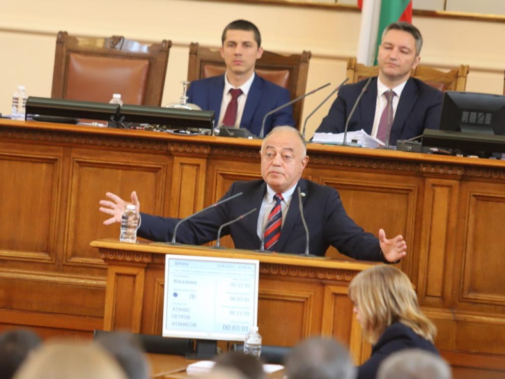Атанасов: Опозицията цели да покаже неспособността на НС да функционира ...