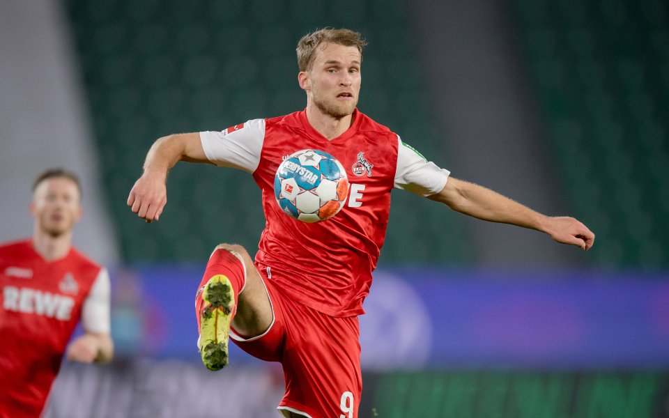 Шведски национал от Кьолн претърпя операция на коляното - Футбол свят ...