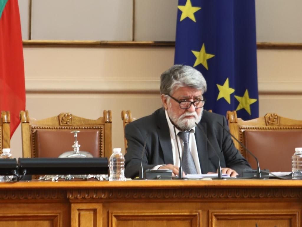 Вежди Рашидов: Ще жертвам част от своите останали години в името на ...