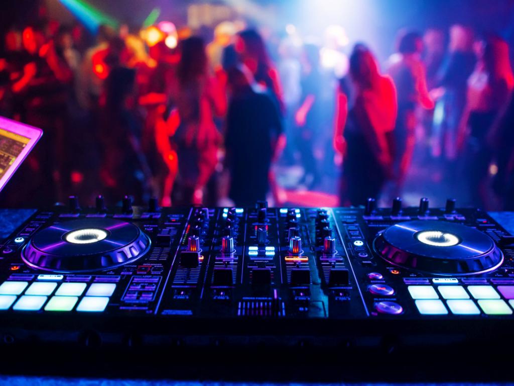 Свидетели за случая с момчето, колабирало в дискотека в Свищов: Той ...