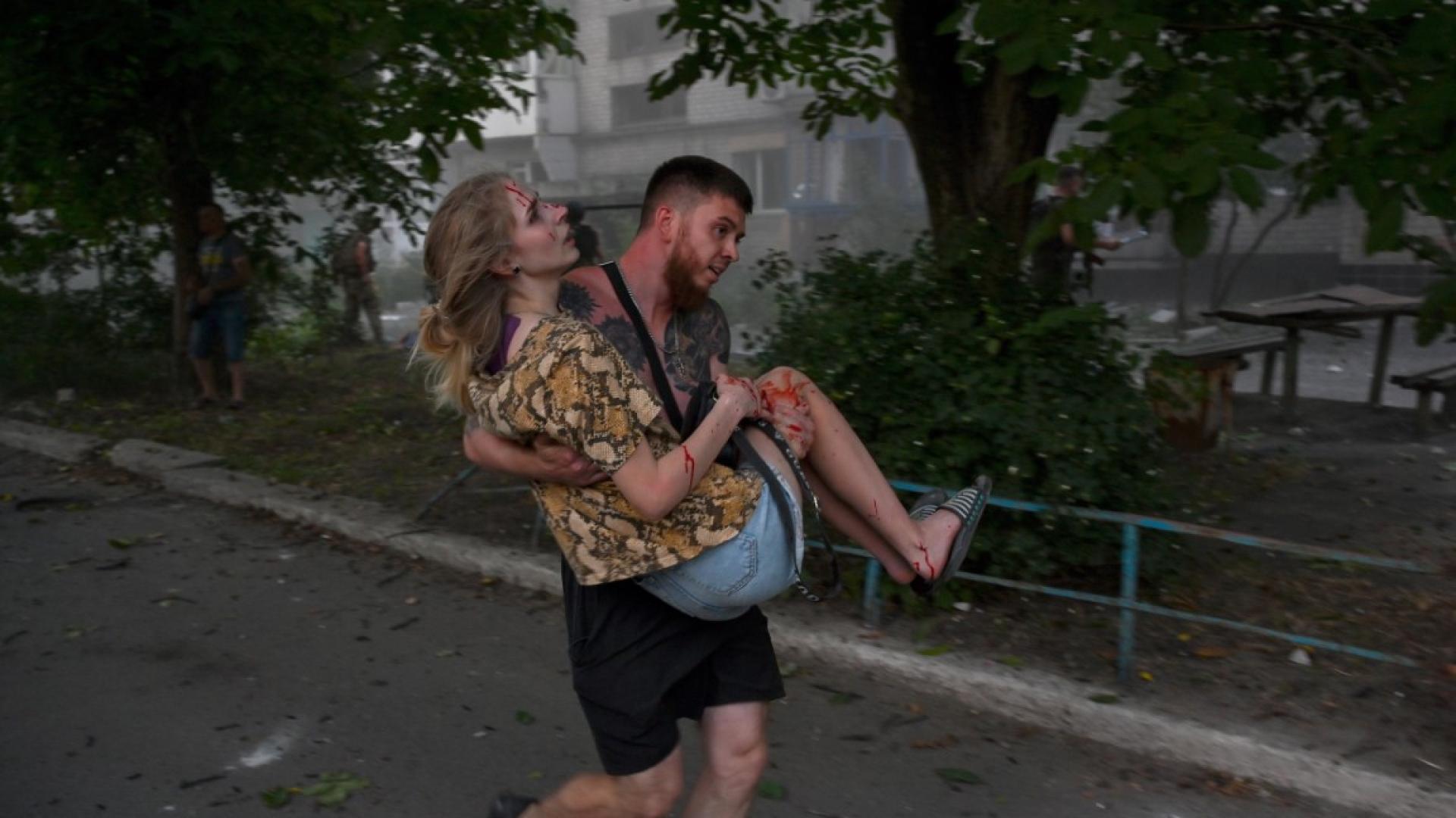 Русия удари жилищни сгради, убити и много ранени|Vesti.bg