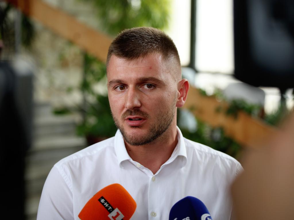 Илия Проданов подава оставка като съветник на земеделския министър ...