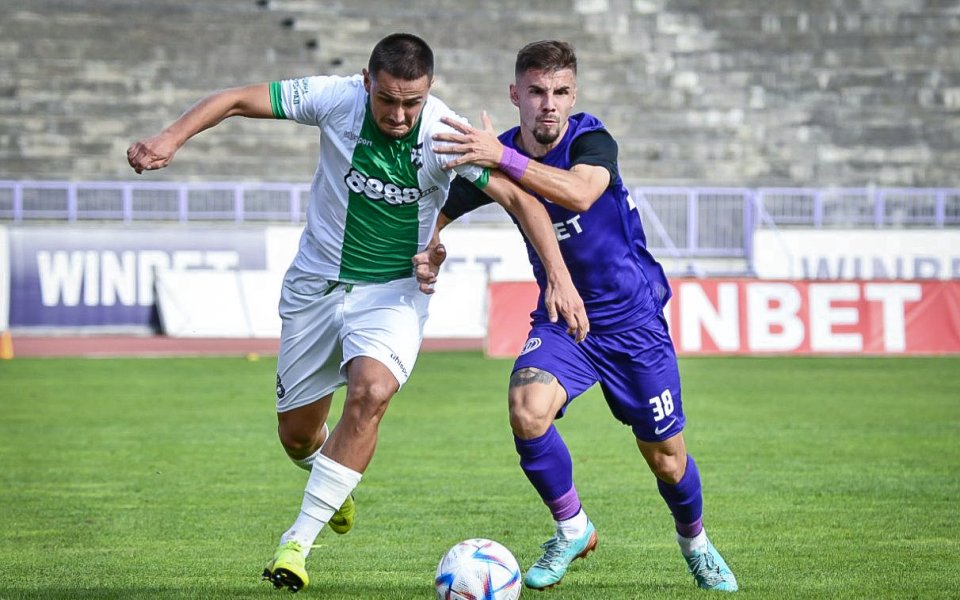 Пирин и Етър подновяват родния футболен шампионат | Gong.bg