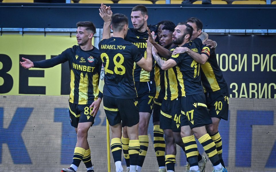 Ботев Пловдив ще отбележи подобоващо 40 години от победата над Байерн - БГ Футбол - efbet Лига ...