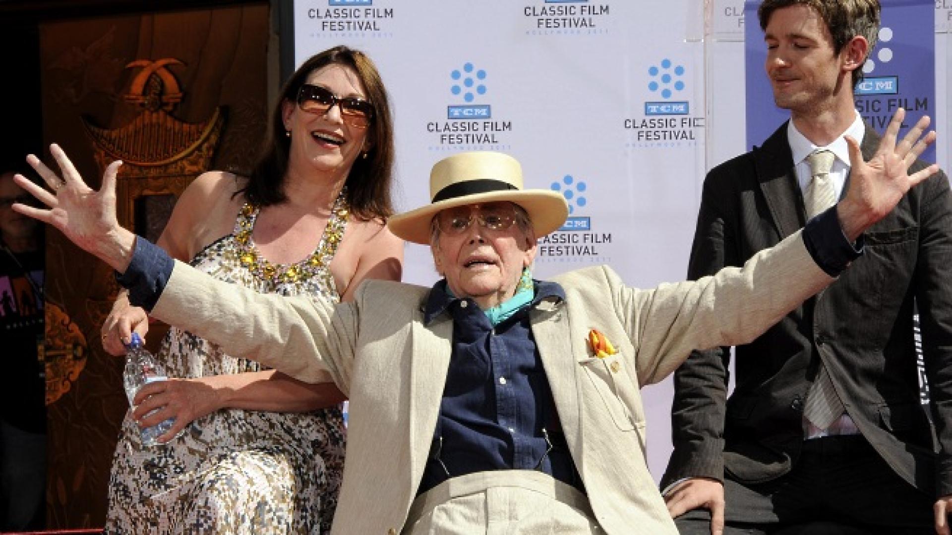 Знаменитости отдадоха почит на Питър О'Тул - Развлечения - Vesti.bg